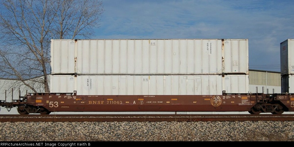 BNSF 211063A and SNLU 330855